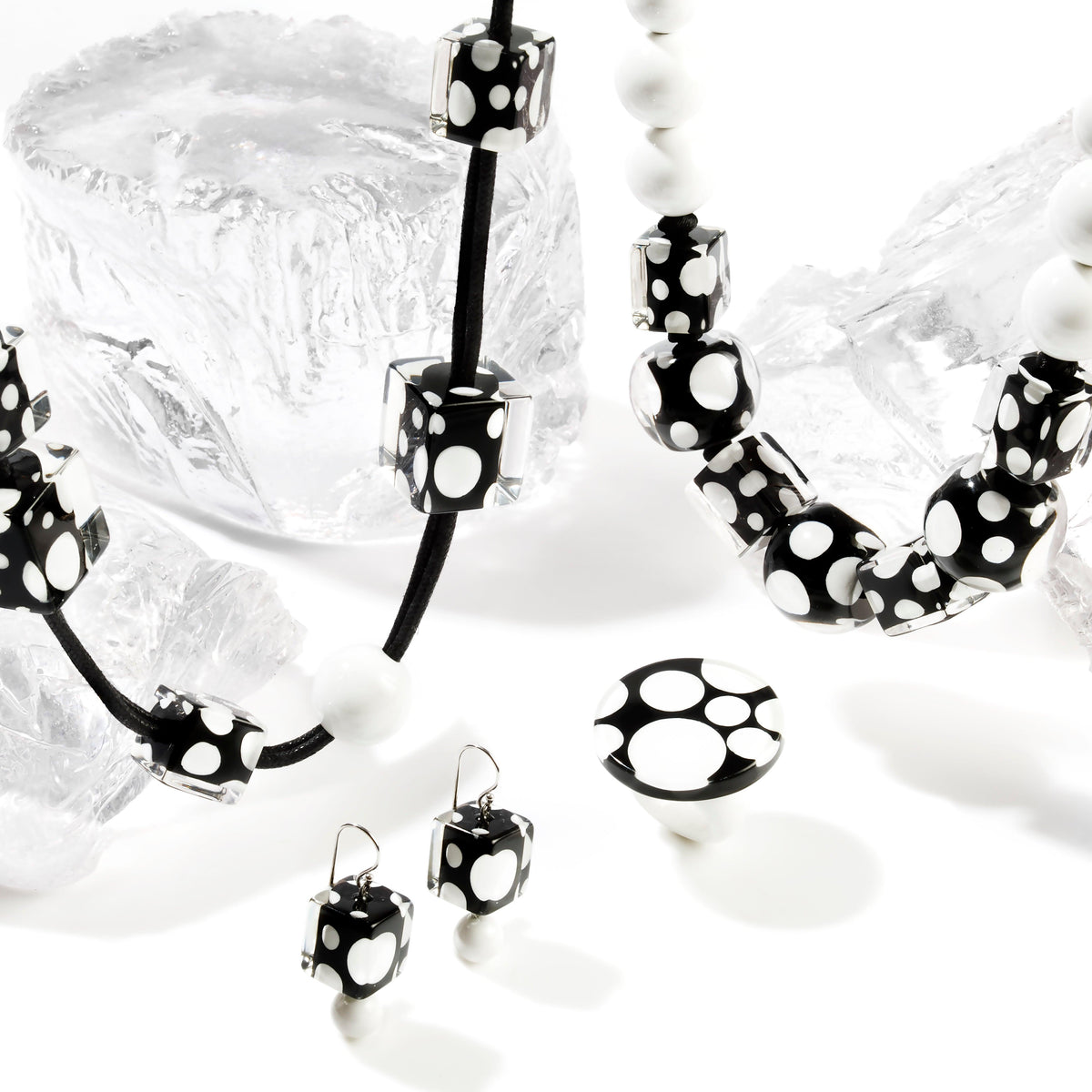 ITSY BITSY – Style and Grace