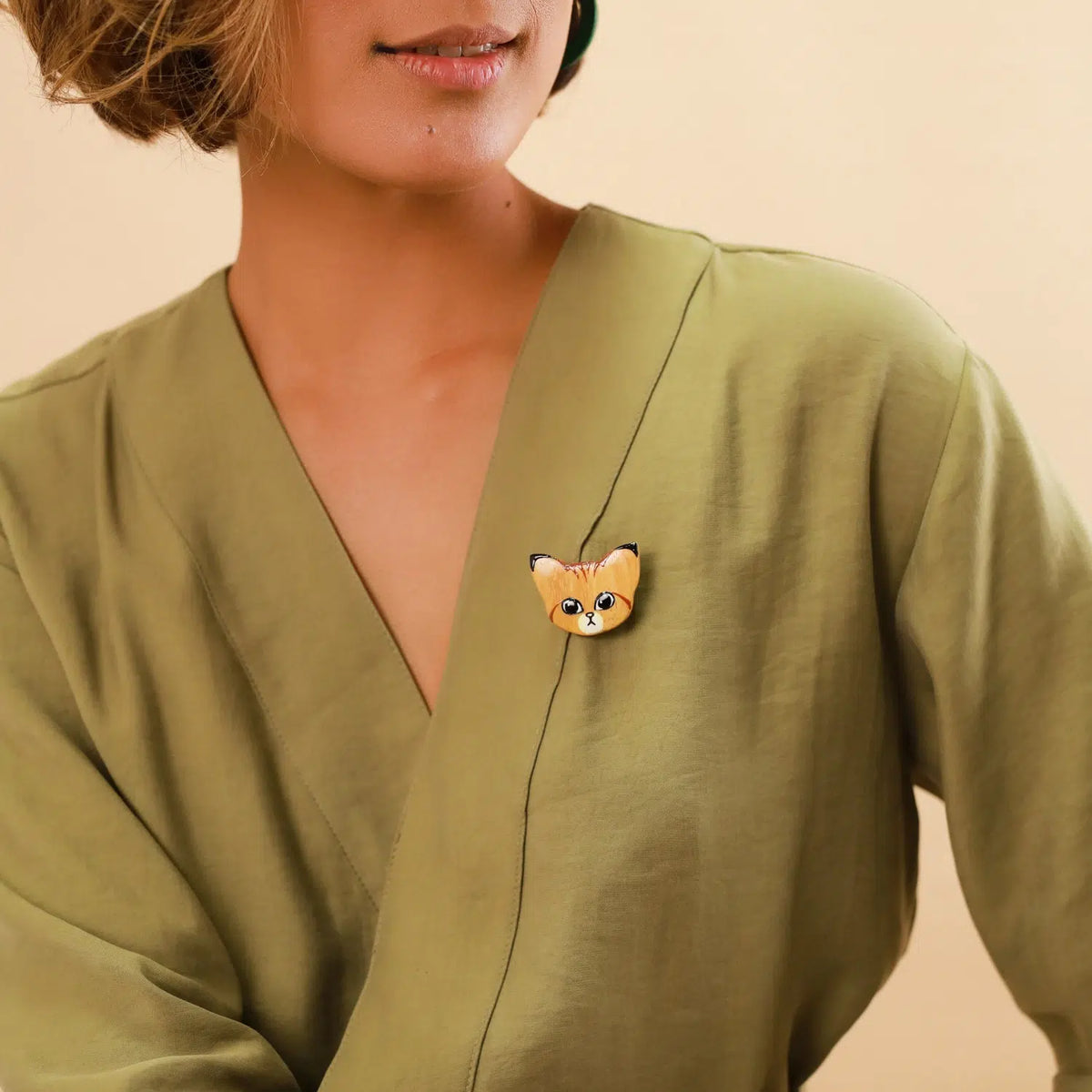 NB1023884 Le Chat Cat Brooch – Style and Grace