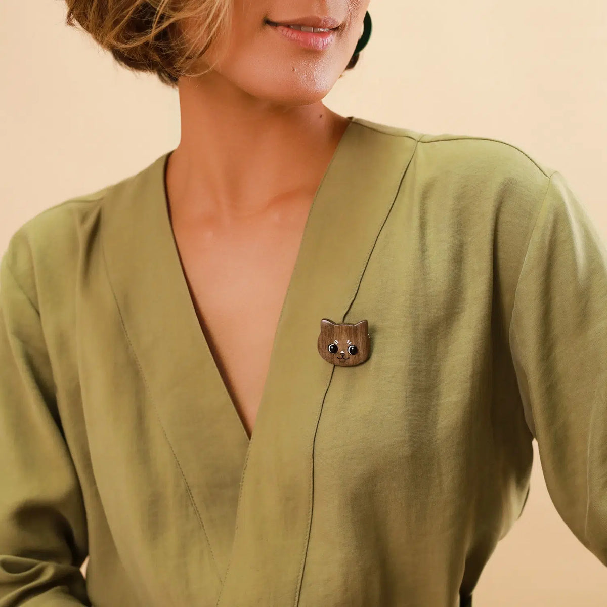 NB1023887 Le Chat Cat Brooch – Style and Grace